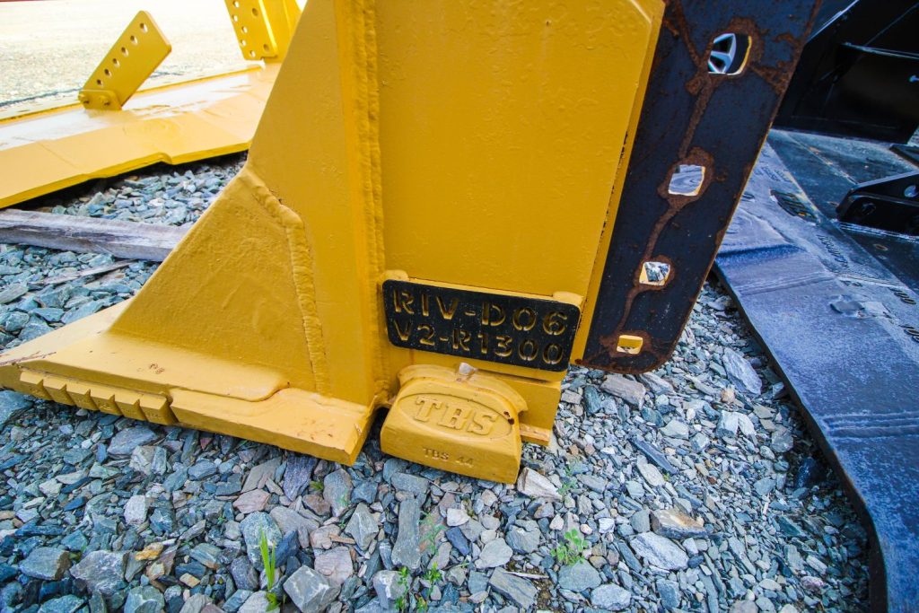 CAT R1300 2PC Bucket Front End | The Bucket Shop Inc.